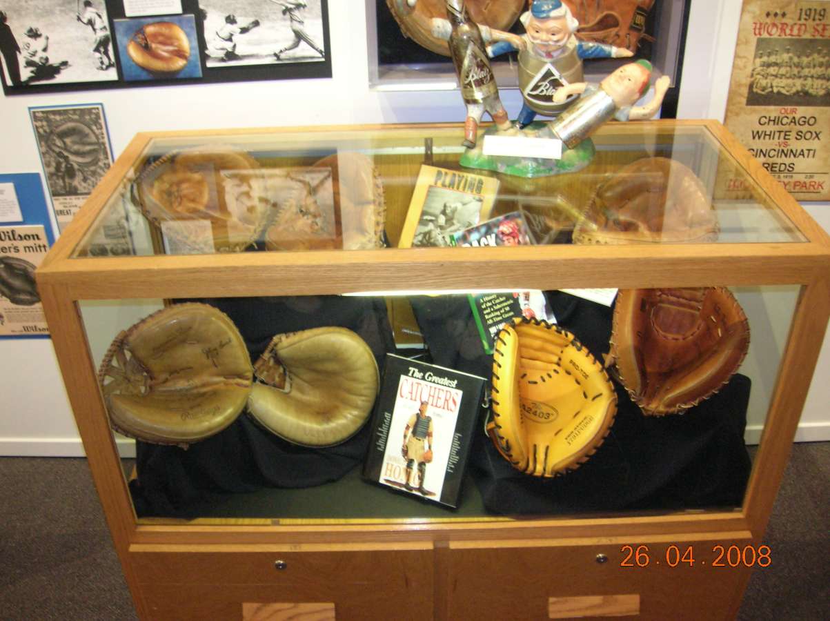 Richard Macaluso Display 3 | Displays | Baseball Glove Collector ...