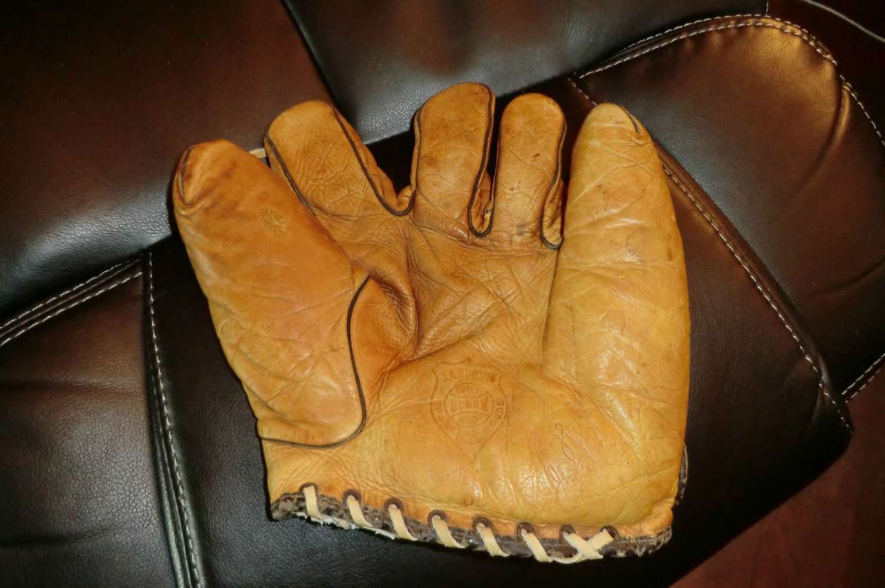 George Tuck Stainback Dubow Front | Dubow | Baseball Glove Collector ...