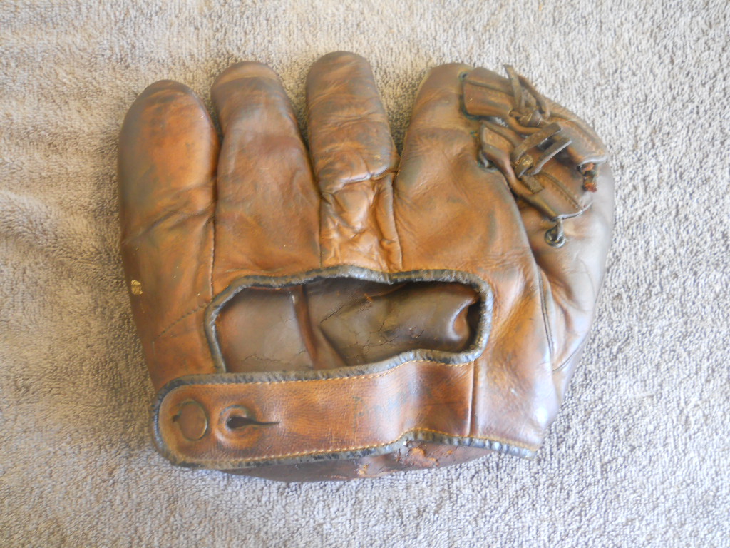 Del Young George A. Reach MDO Back | George A. Reach | Baseball Glove ...