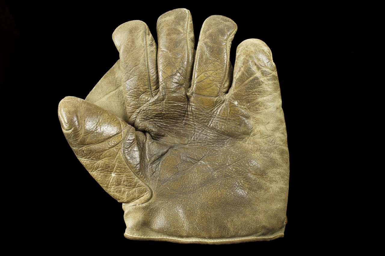 Goldsmith | Baseball Glove Collector Gallery | Baseball Glove Collector