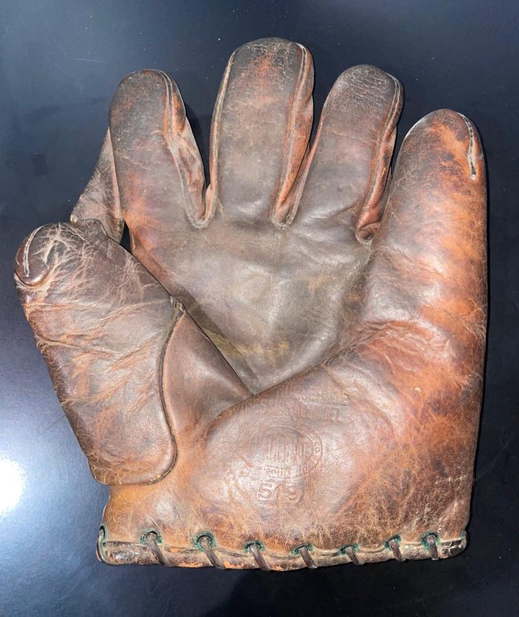 Baseball Glove Collector Gallery | Baseball Glove Collector