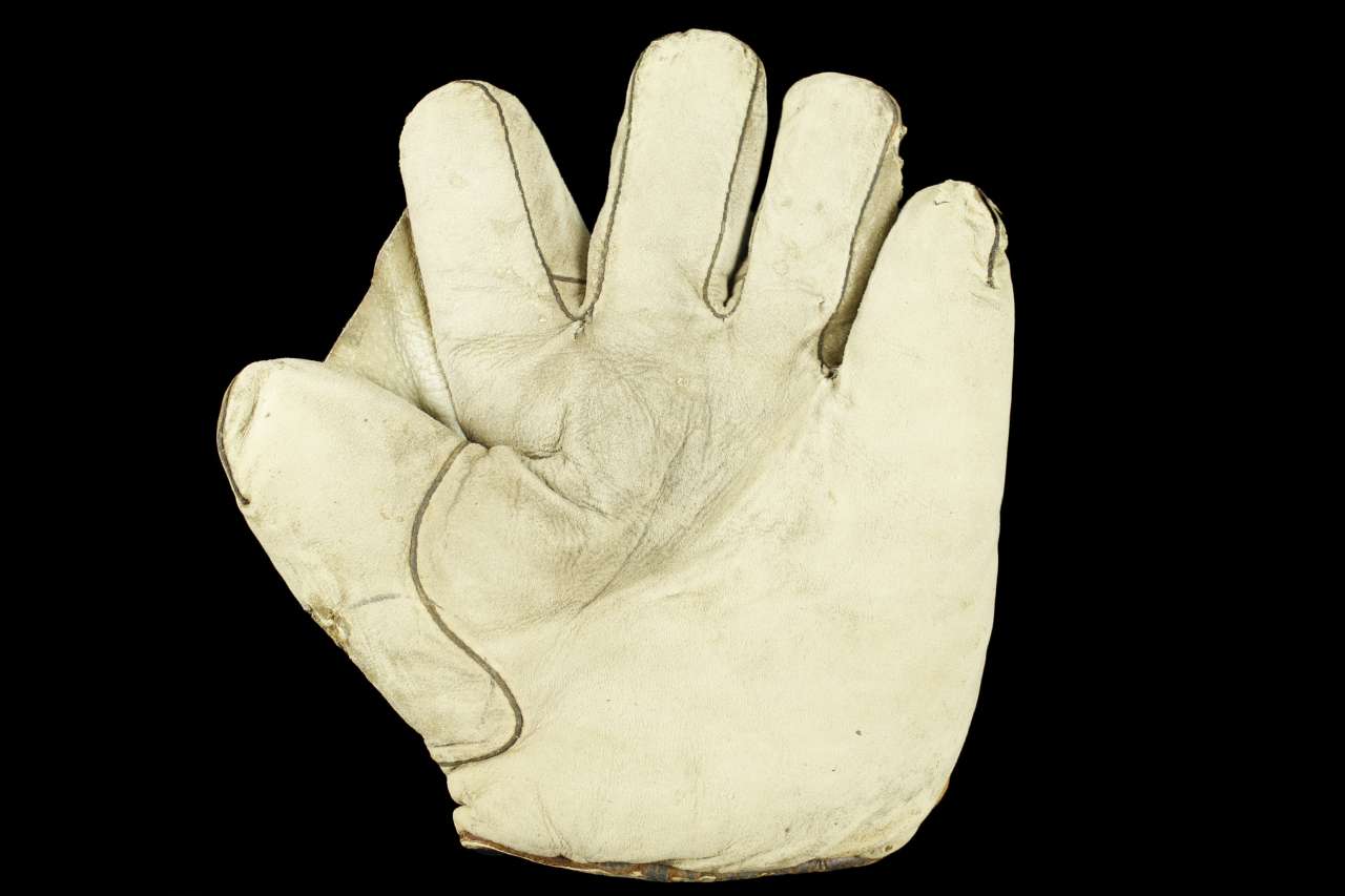 Reach | Baseball Glove Collector Gallery | Baseball Glove Collector